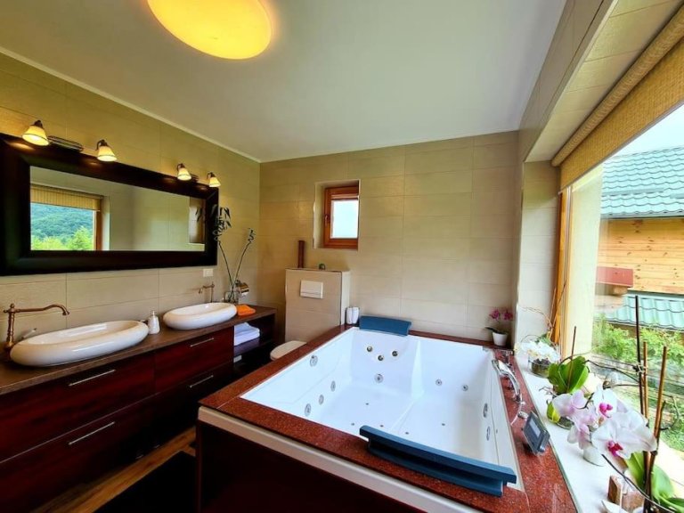 Cazare cu Jacuzzi in Camera la Munte - Hotel cu Jacuzzi in Camera